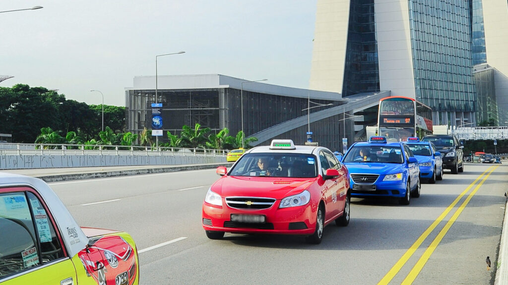 How to Take a Taxi in Singapore - Singapore Travel Handbook